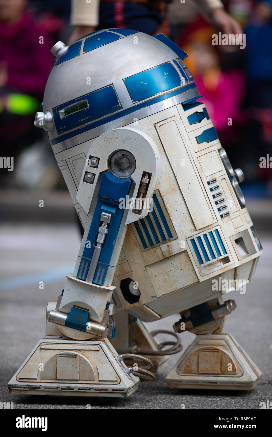 Star wars r2d2 hi-res stock photography and images - Alamy