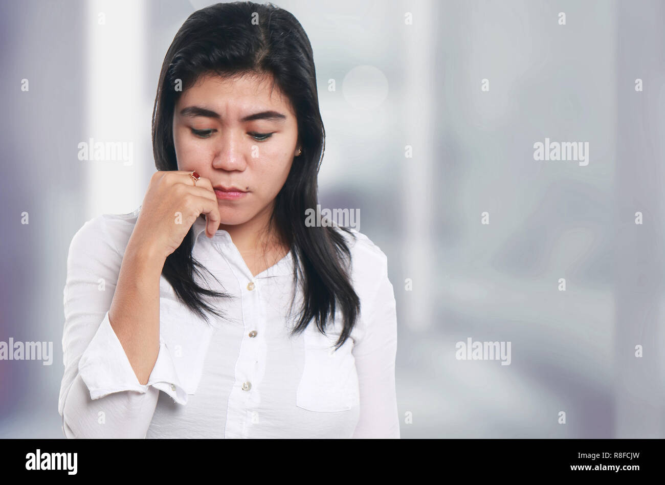 Portrait asian woman sad face hi-res stock photography and images - Alamy