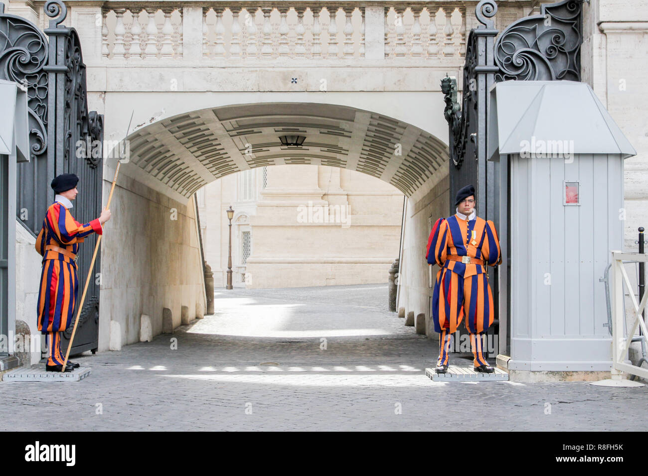 Swiss guard in traditional uniform hi-res stock photography and images ...