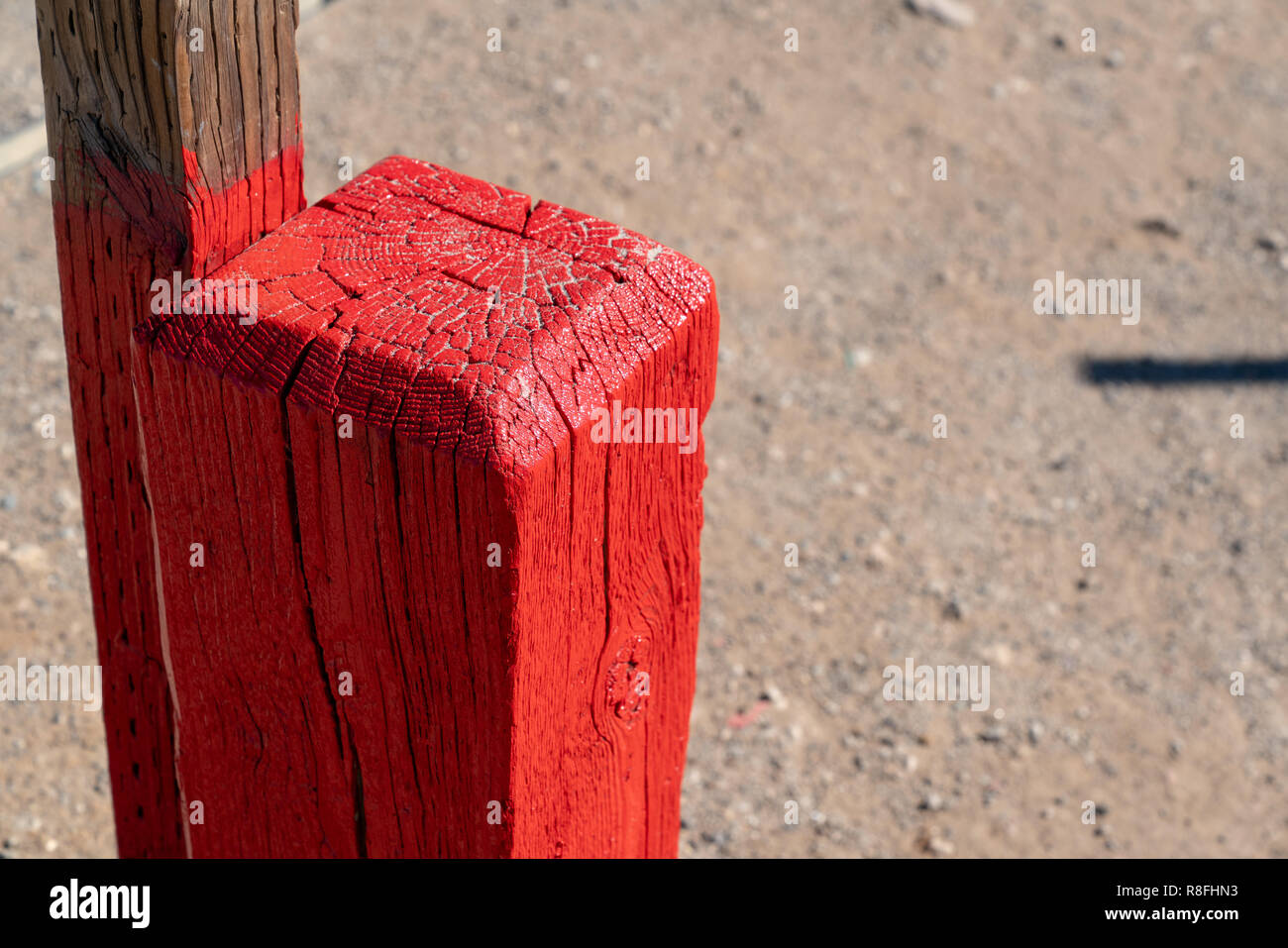 Texture of red painted wood Stock Photo - Alamy