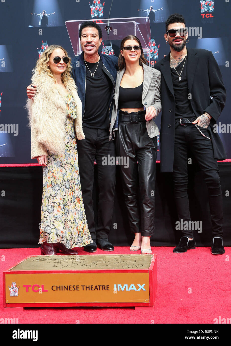 HOLLYWOOD, CA - MARCH 07: Nicole Richie, Lionel Richie, Sofia Richie ...