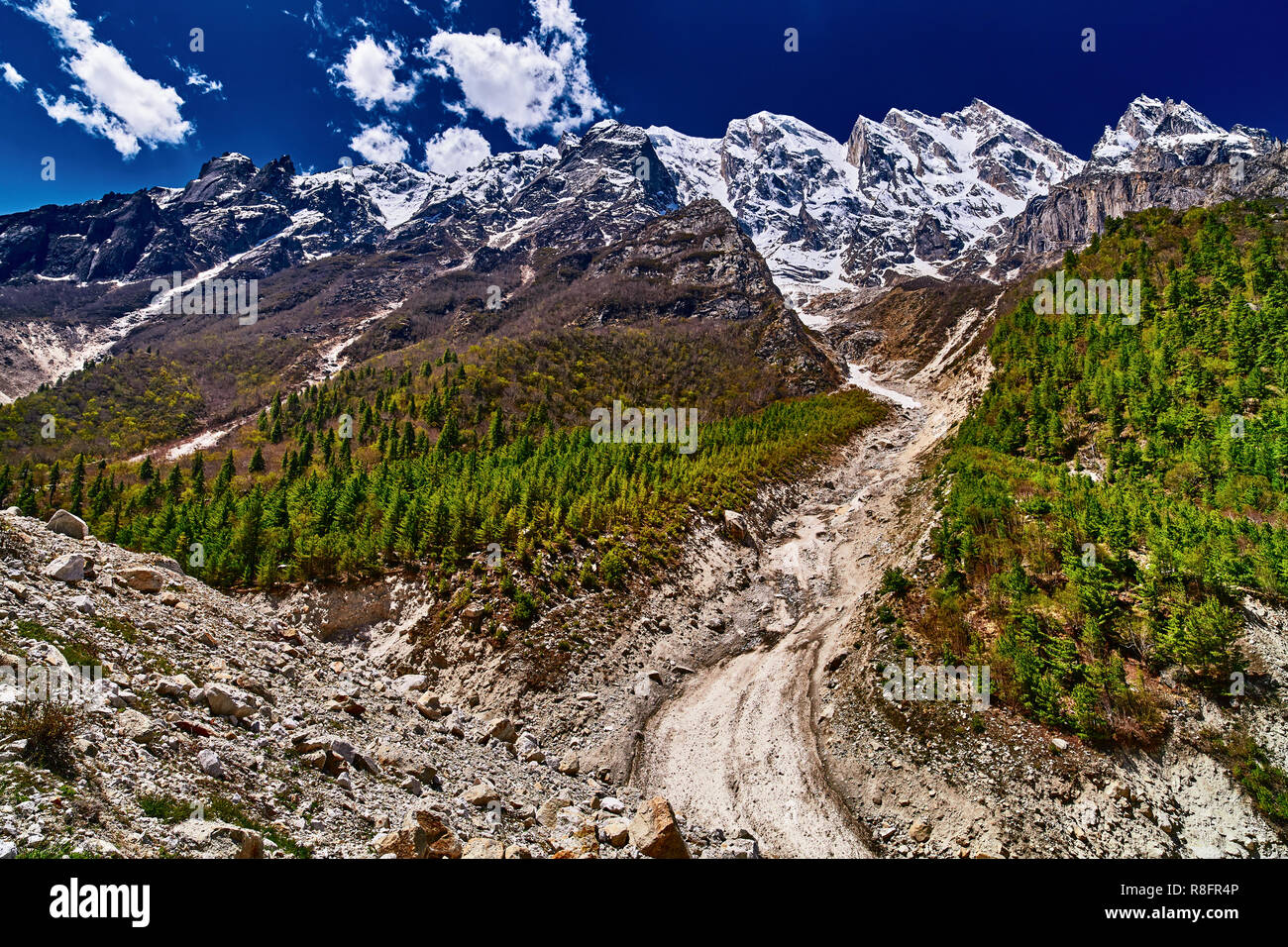 Mountains View in Himalaya. Gaumukh, Gangotri, Uttarakhand, India Stock ...