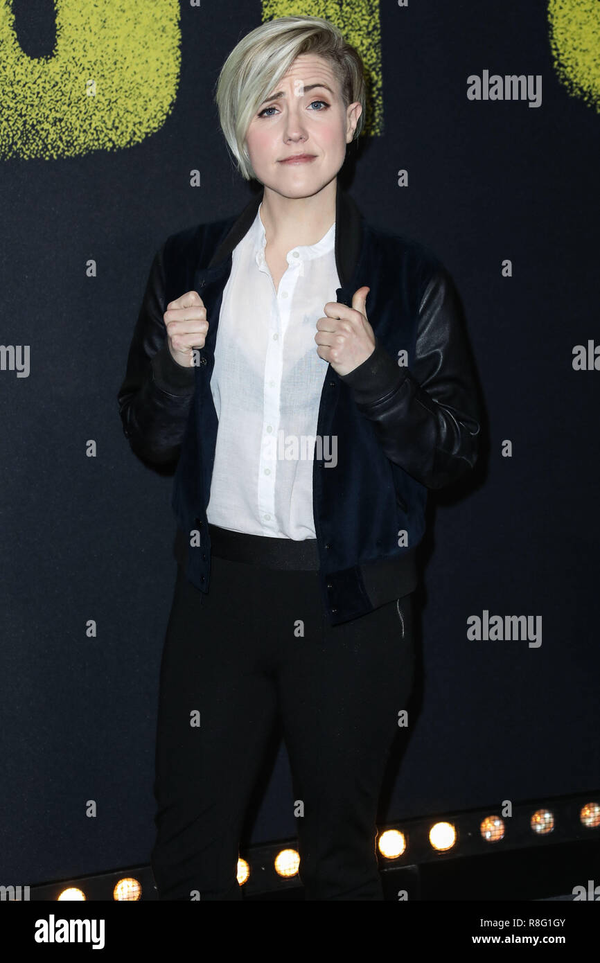 HOLLYWOOD, LOS ANGELES, CA, USA - DECEMBER 12: Hannah Hart at the World ...