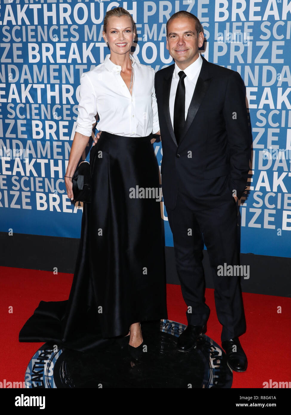 MOUNTAIN VIEW, CA, USA - DECEMBER 03: Sarah Murdoch, Lachlan Murdoch at ...