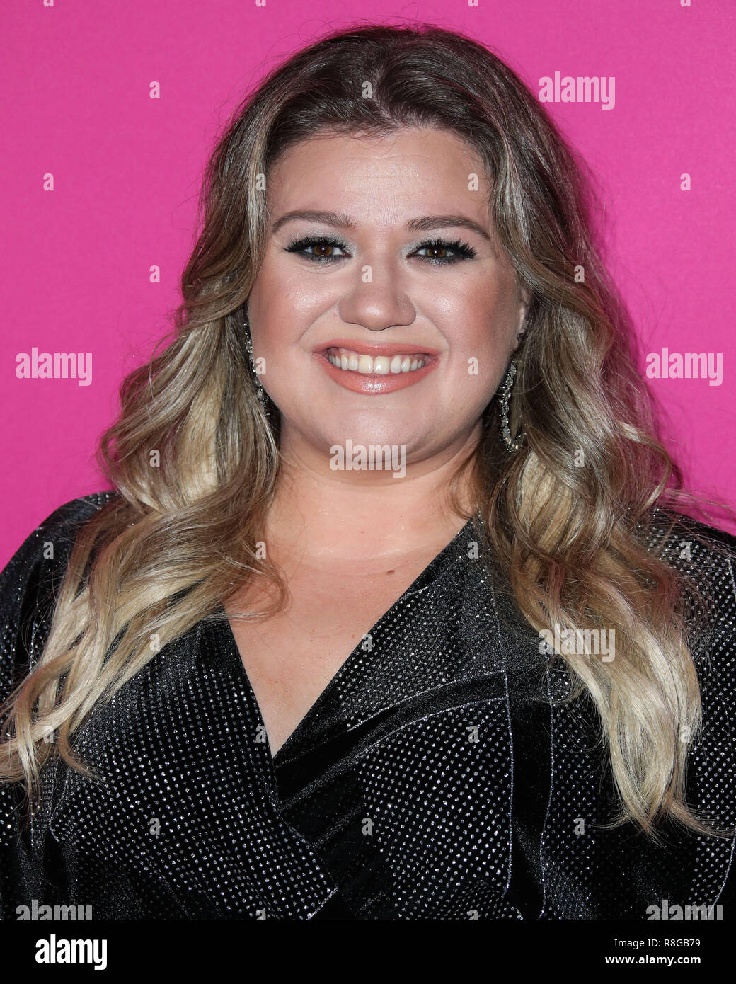 HOLLYWOOD, LOS ANGELES, CA, USA - NOVEMBER 30: Singer Kelly Clarkson ...