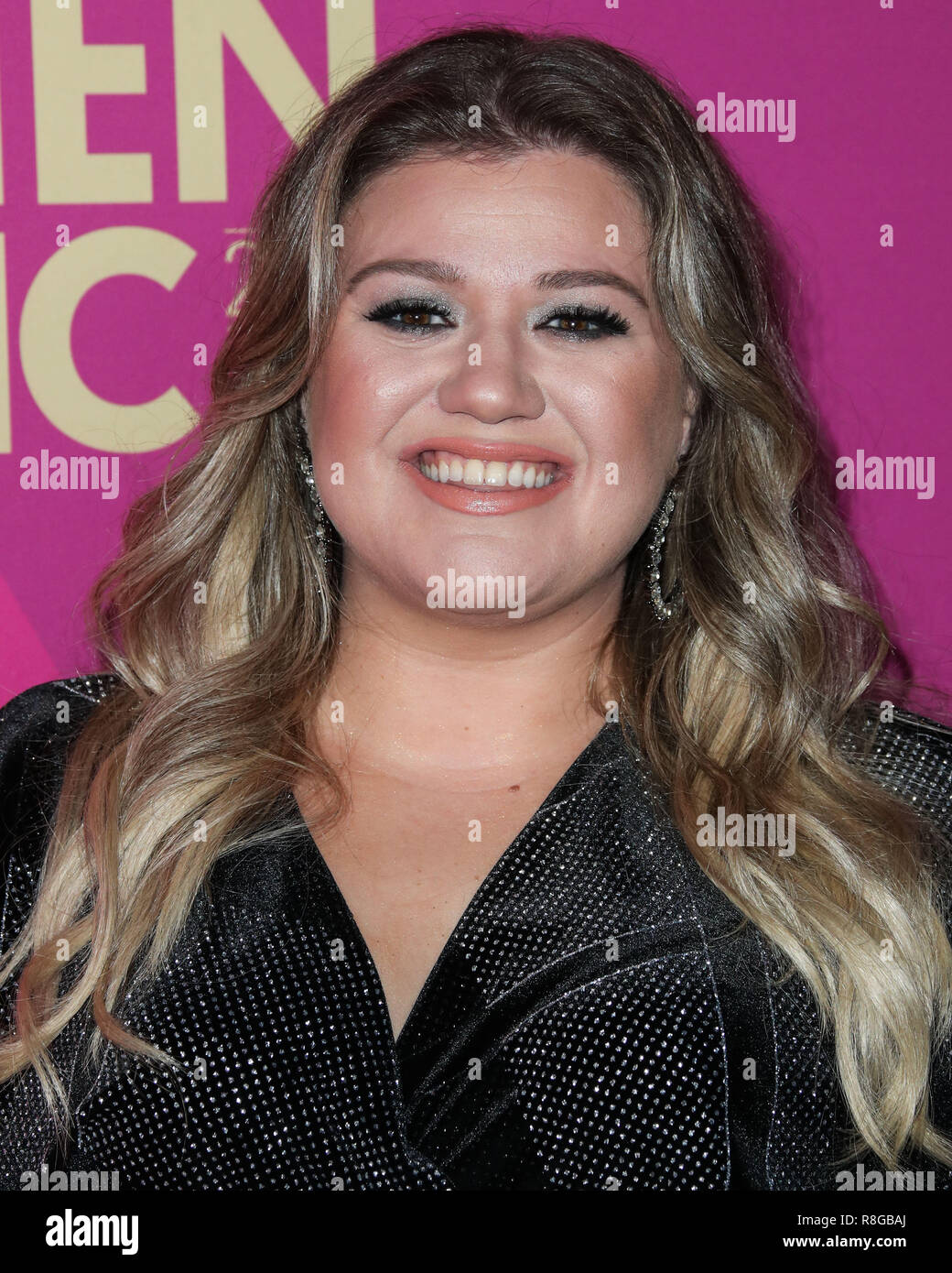 HOLLYWOOD, LOS ANGELES, CA, USA - NOVEMBER 30: Singer Kelly Clarkson ...