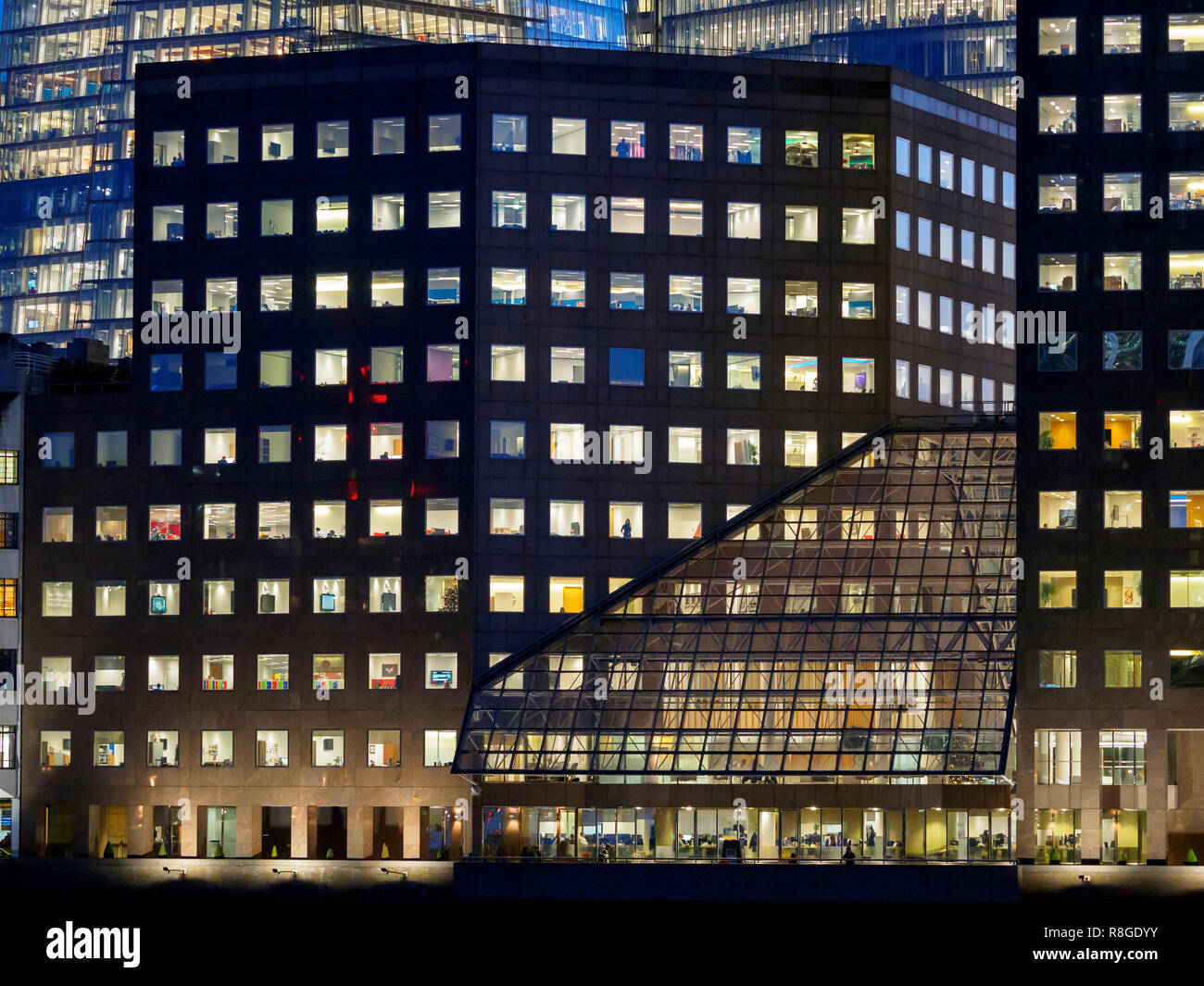 Portal frame building hi-res stock photography and images - Alamy