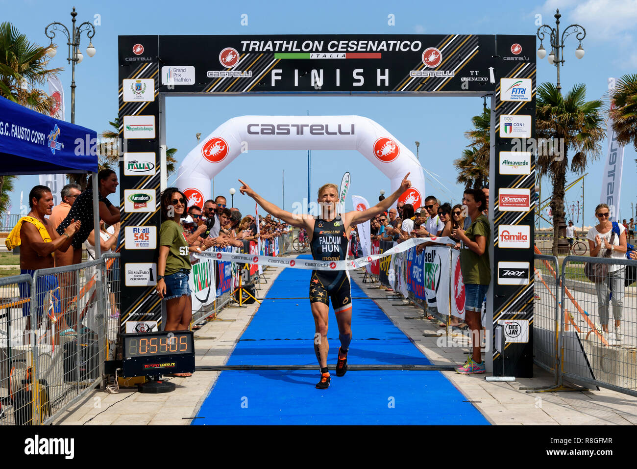Winning athlete finish line hi-res stock photography and images - Alamy