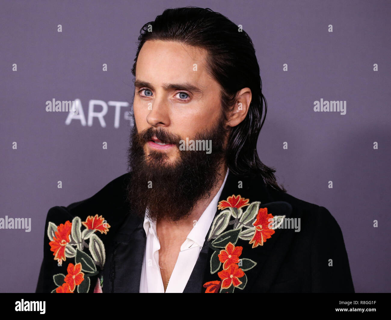 LOS ANGELES, CA, USA - NOVEMBER 04: Jared Leto arrives at the 2017 ...