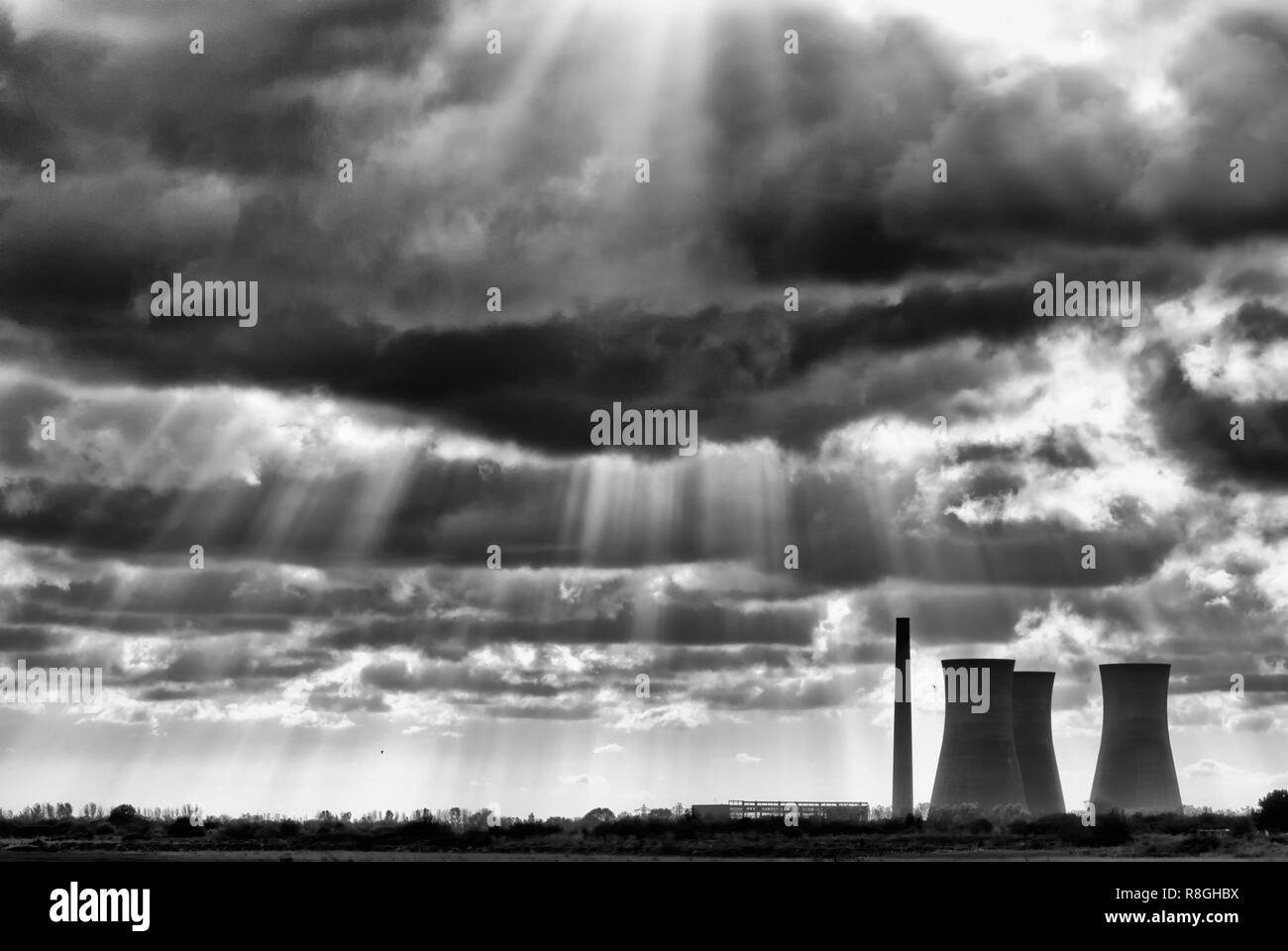 Power station kent Black and White Stock Photos & Images - Alamy