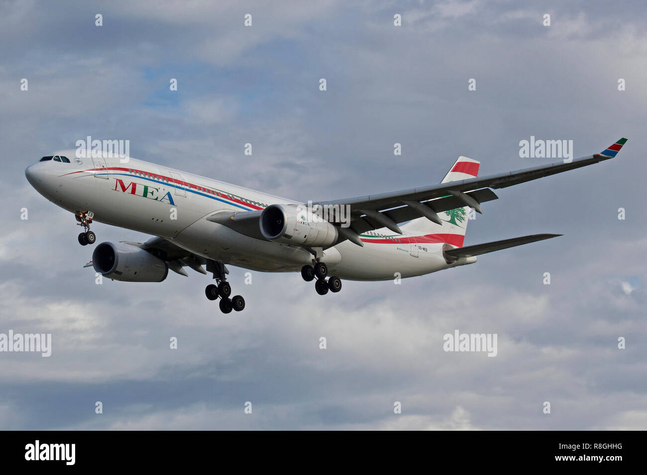 Middle east airlines hi-res stock photography and images - Alamy
