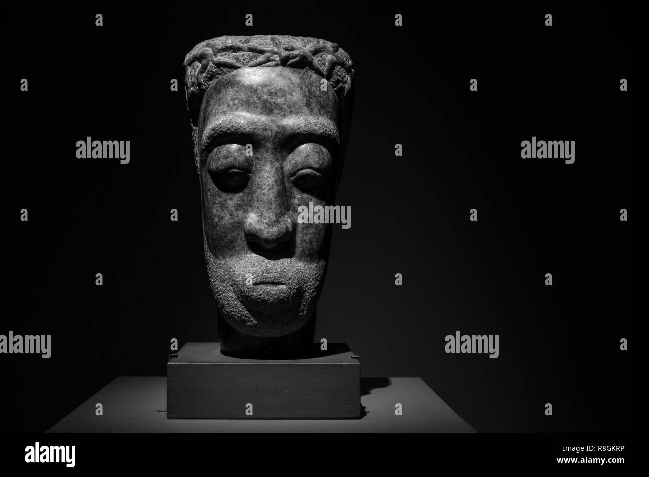 CHICAGO, IL - NOVEMBER 29, 2018 - Man of sorrows statue by artist ...