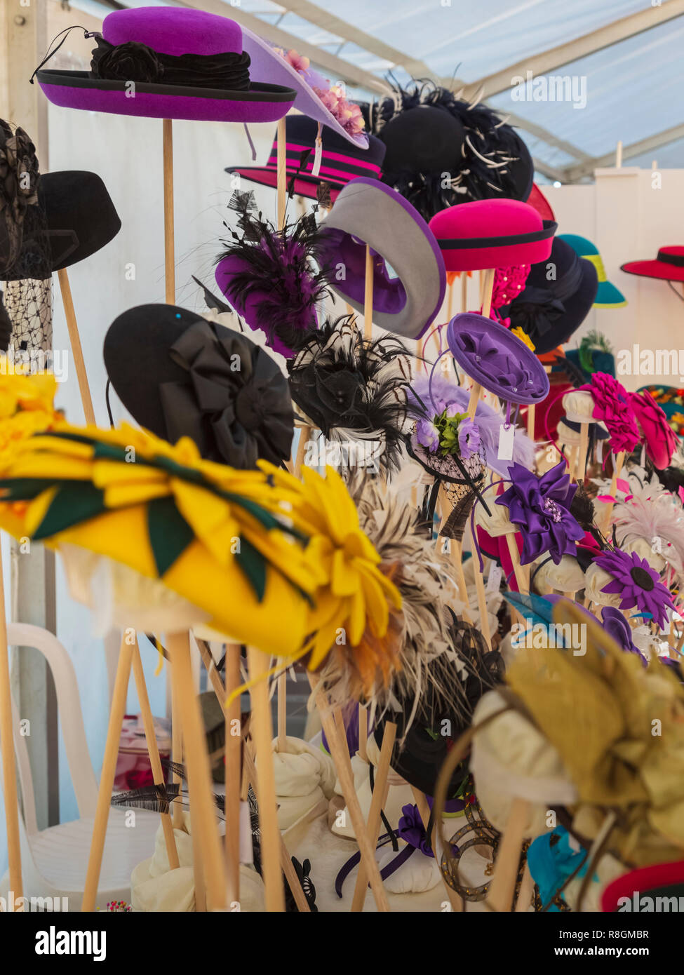Milliner hi-res stock photography and images - Alamy