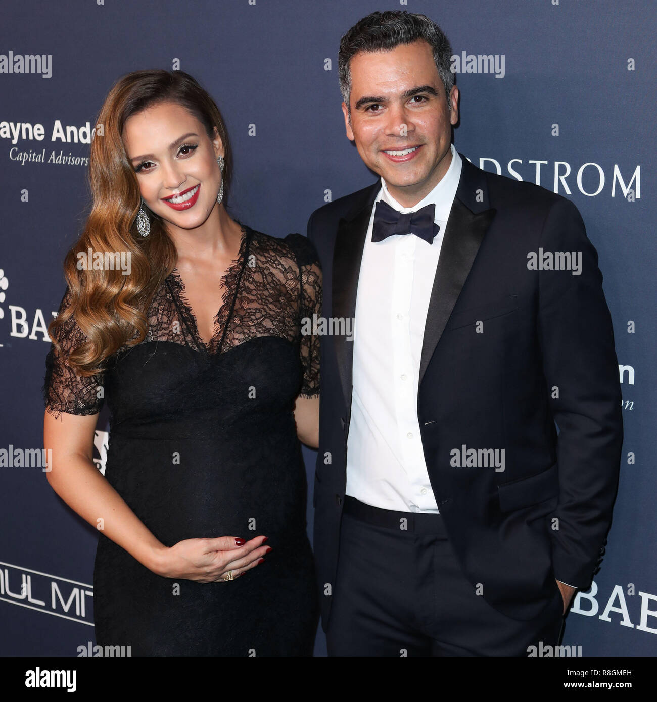 CULVER CITY, LOS ANGELES, CA, USA - NOVEMBER 11: Pregnant Jessica Alba ...