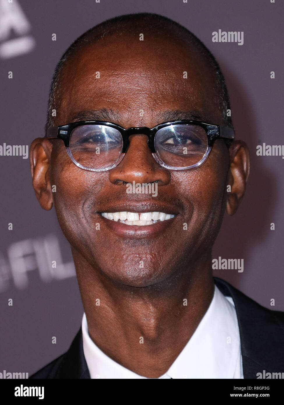 LOS ANGELES, CA, USA - NOVEMBER 04: Mark Bradford arrives at the 2017 ...