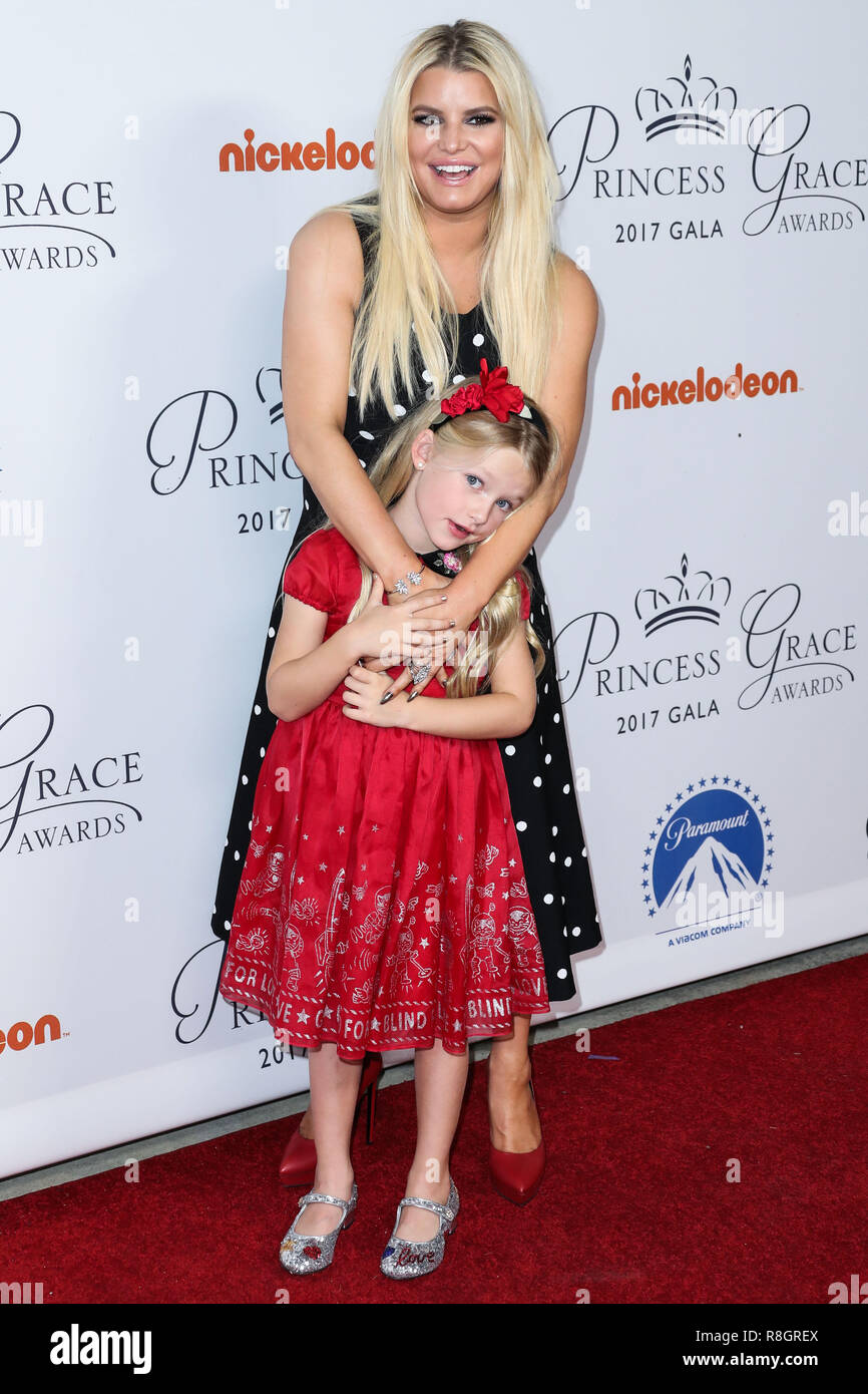 Lisa simpson photography hi-res stock photography and images - Alamy