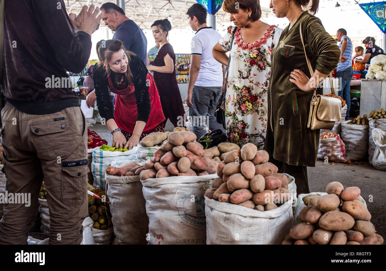 Vegetable store, Siob Bazaar, Samarkand, Uzbekistan Stock Photo - Alamy