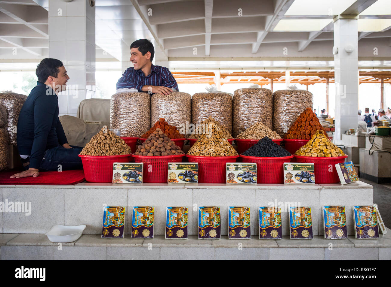 Dry food shop, Siob Bazaar, Samarkand, Uzbekistan Stock Photo - Alamy