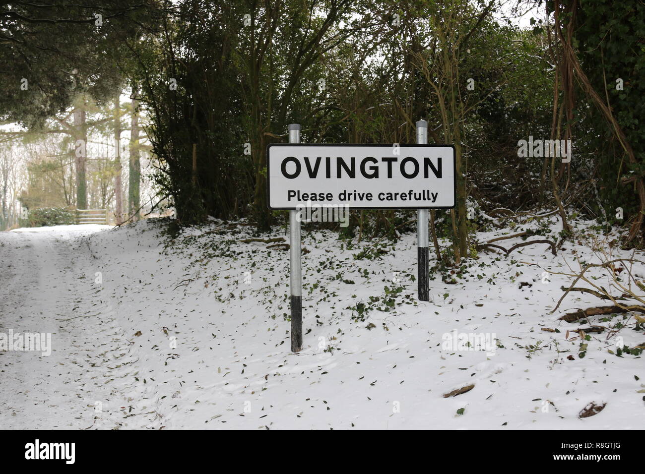 Ovington hampshire hi-res stock photography and images - Alamy