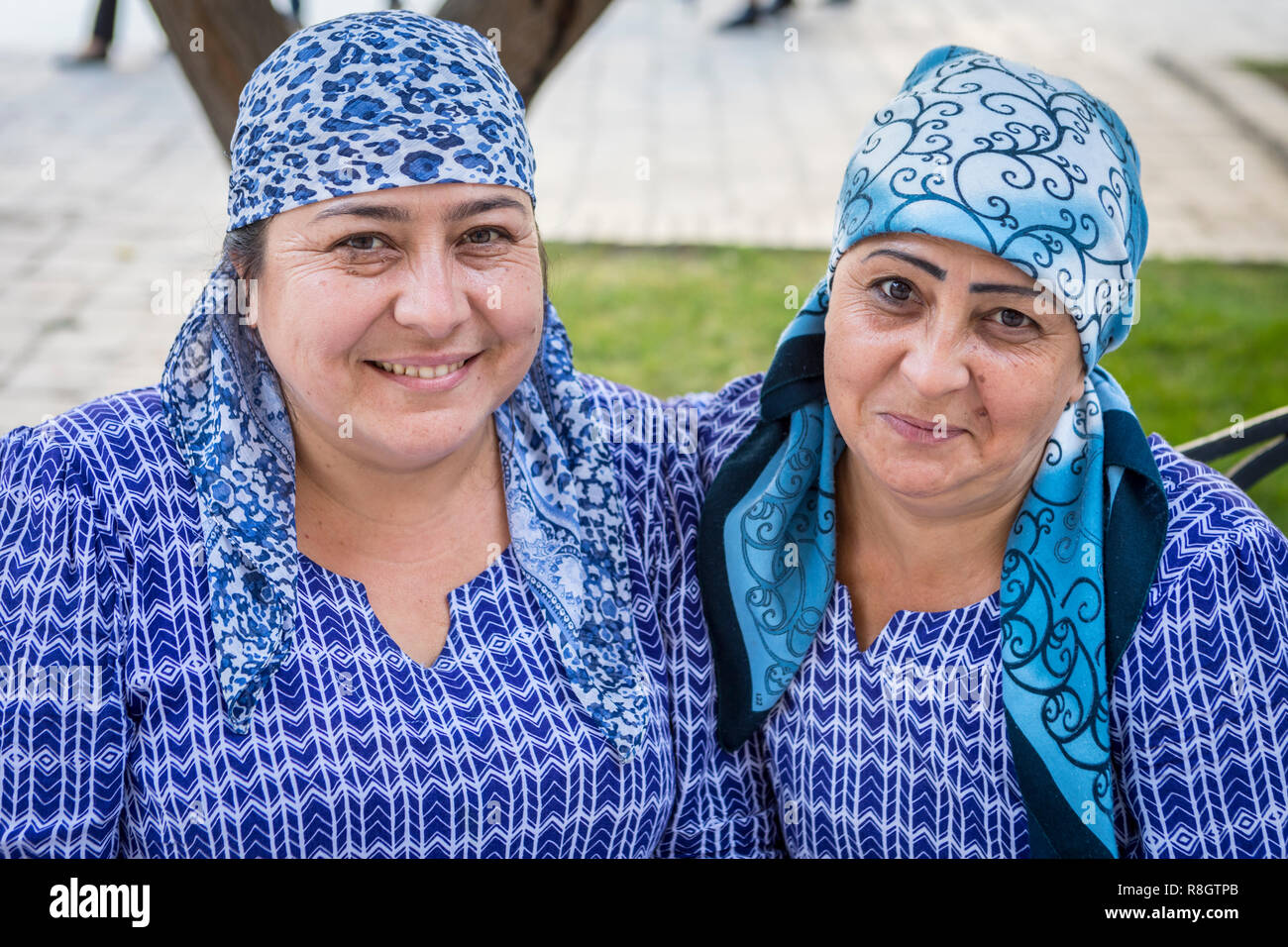 Uzbek women, in traditional costume, dress, suit, Samarkand, Uzbekistan ...