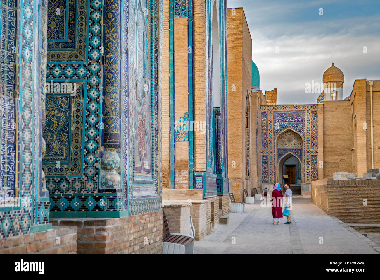 Shah-i-Zinda complex, Samarkand, Uzbekistan Stock Photo - Alamy