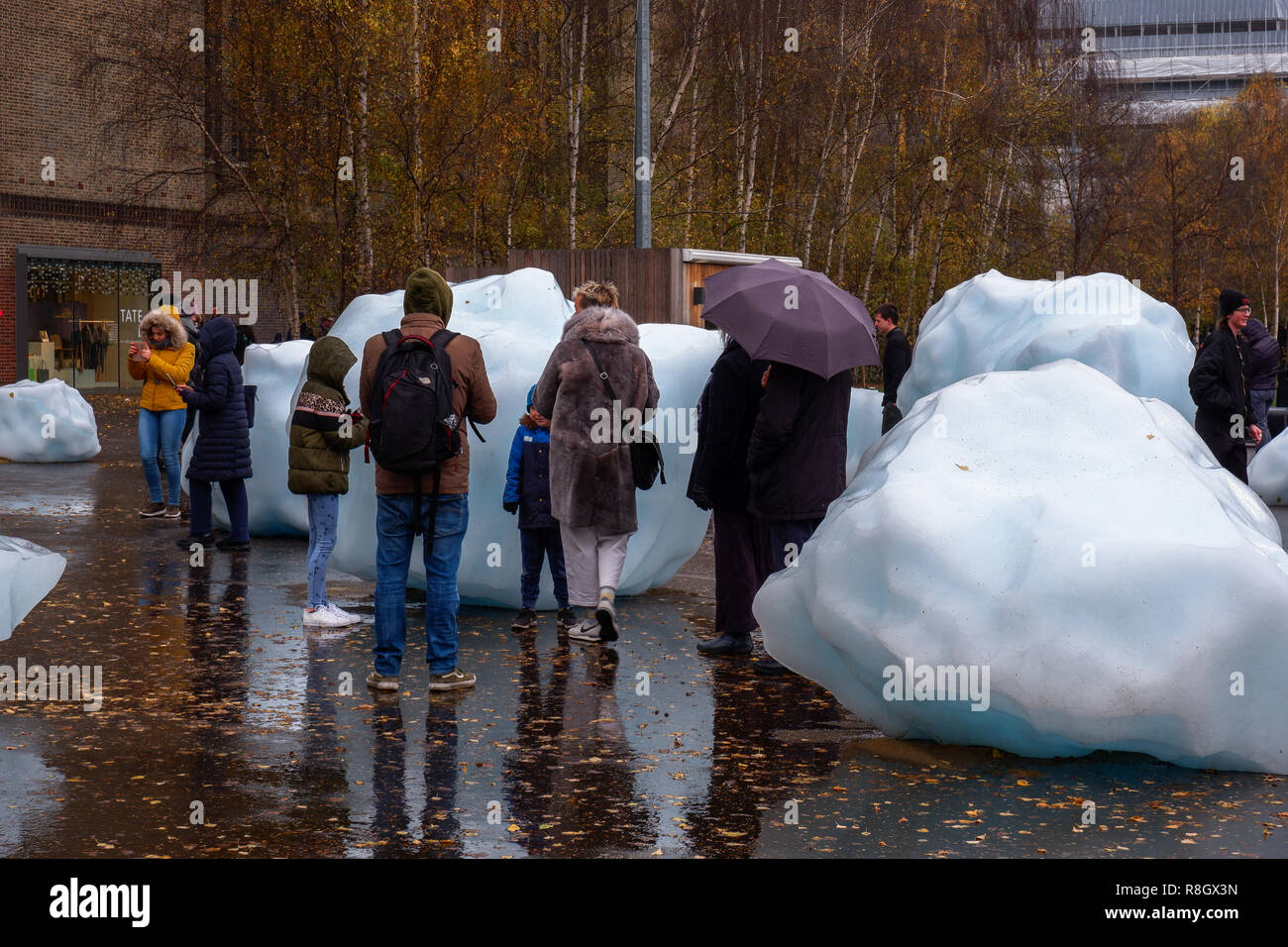 Ice Watch by Olafur Eliasson : Giant Ice blocks from Greenland ...