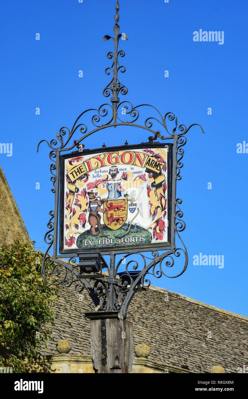 17th century The Lygon Arms Hotel sign, High Street, Broadway ...