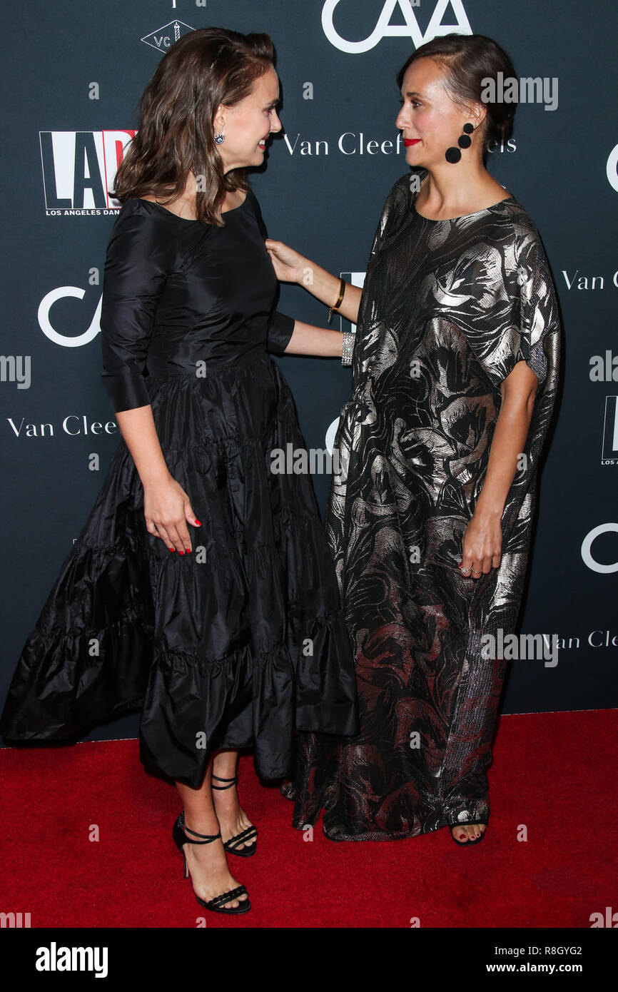 LOS ANGELES, CA, USA - OCTOBER 07: Natalie Portman, Rashida Jones at ...