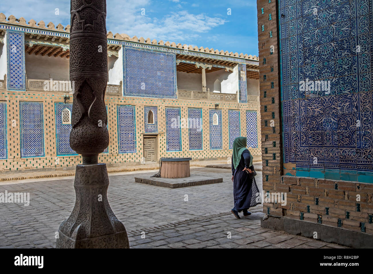 Courtyard of Tosh-Hovli Palace, Khiva, Uzbekistan Stock Photo - Alamy