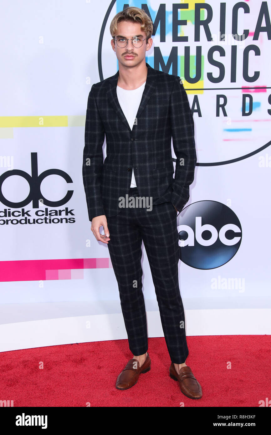 LOS ANGELES, CA, USA - NOVEMBER 19: Aaron Rhodes at the 2017 American ...