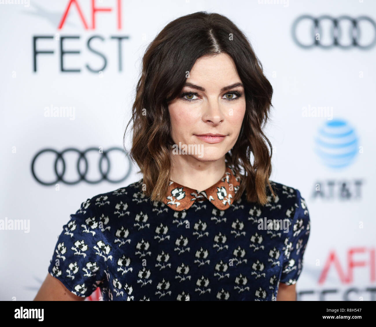 HOLLYWOOD, LOS ANGELES, CA, USA - NOVEMBER 12: Kelly Oxford arrives at ...