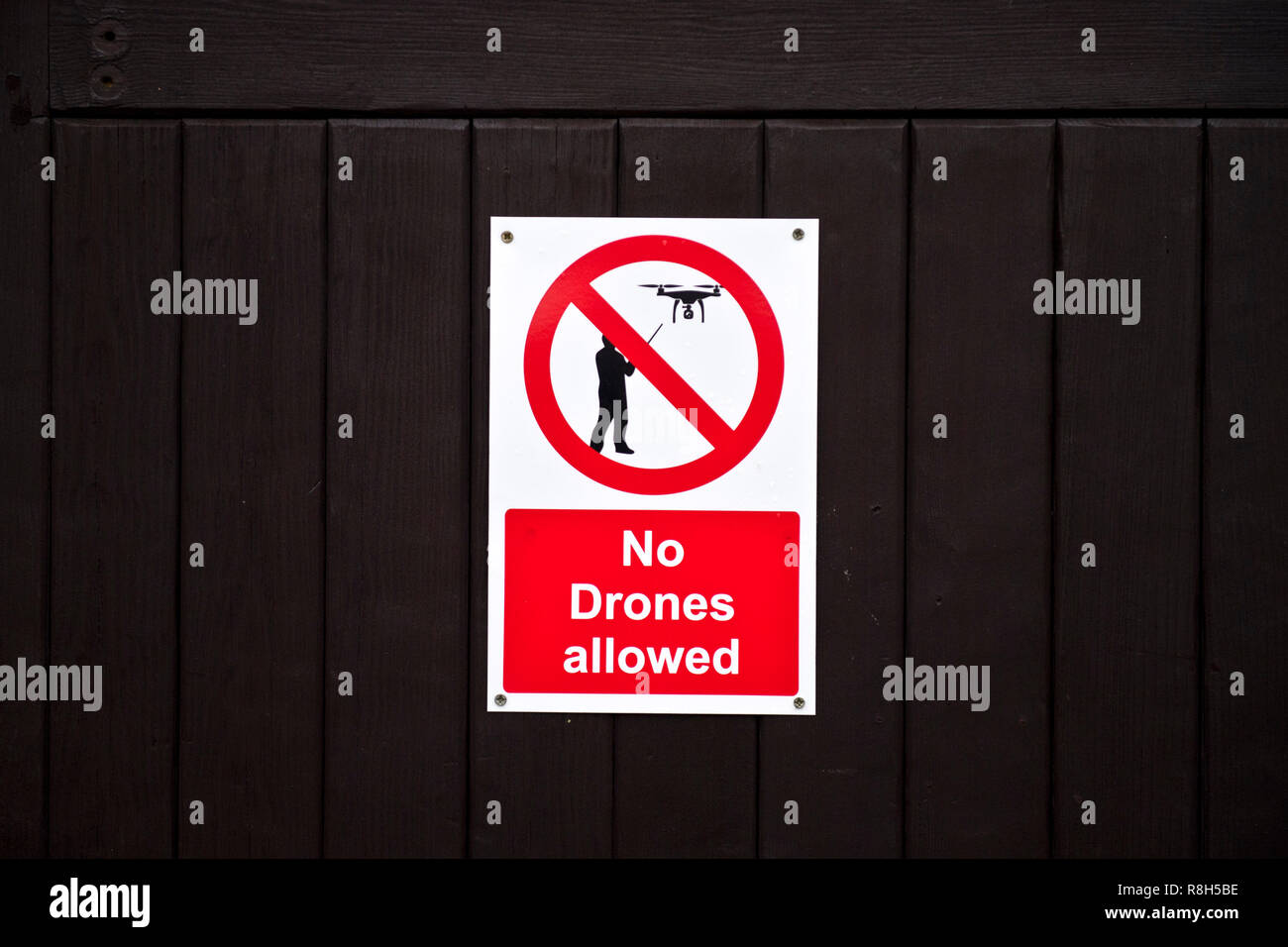 No Drones allowed sign on a residential property in the Cotswolds, UK ...