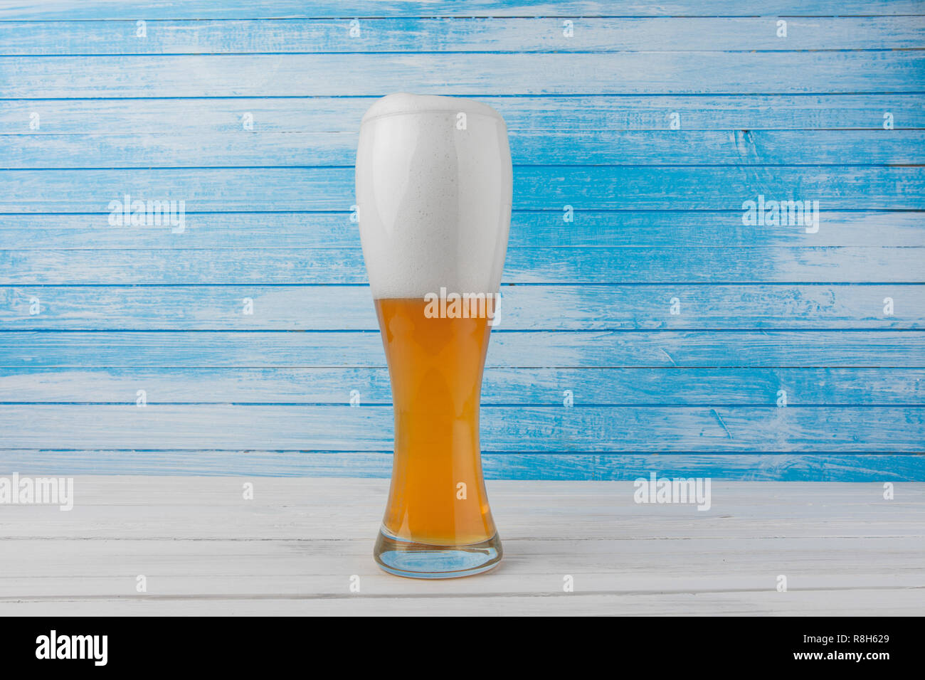 Gold Beer High Resolution Stock Photography and Images - Alamy