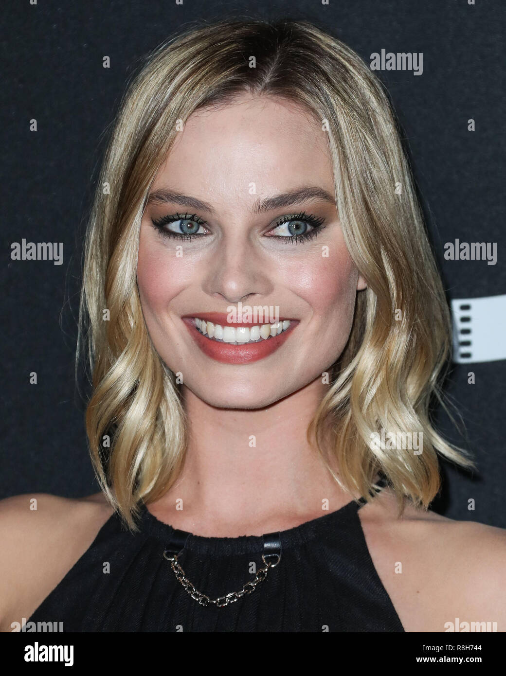 BEVERLY HILLS, LOS ANGELES, CA, USA - NOVEMBER 05: Actress Margot ...