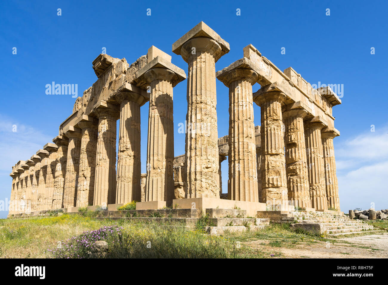 Doric style hi-res stock photography and images - Alamy