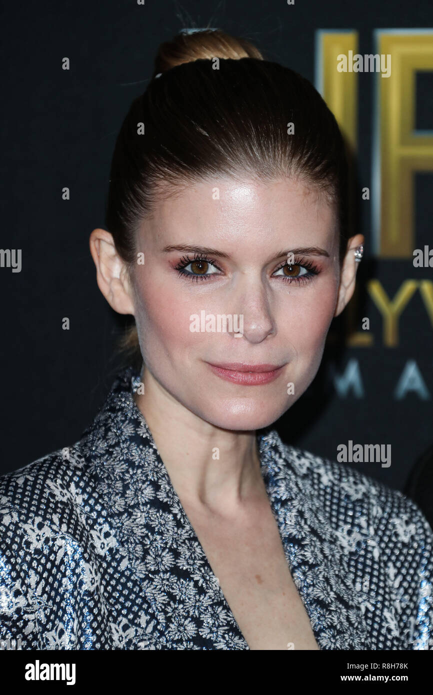 BEVERLY HILLS, LOS ANGELES, CA, USA - NOVEMBER 05: Actress Kate Mara ...