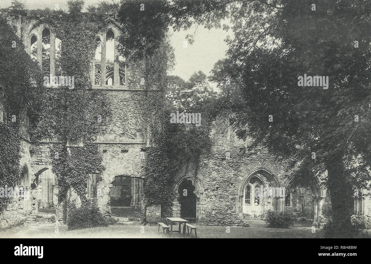 Netley abbey southampton hi-res stock photography and images - Alamy