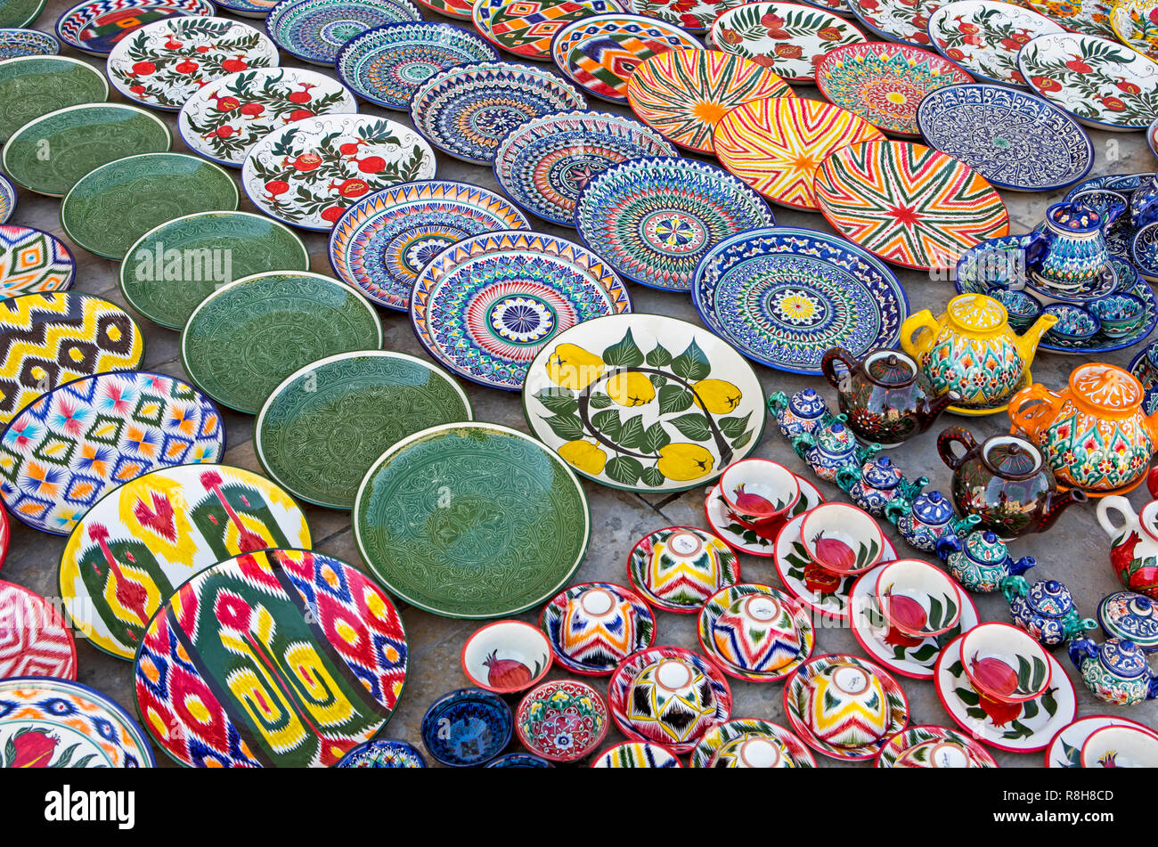 Traditional uzbek pottery, Bukhara, Uzbekistan Stock Photo - Alamy