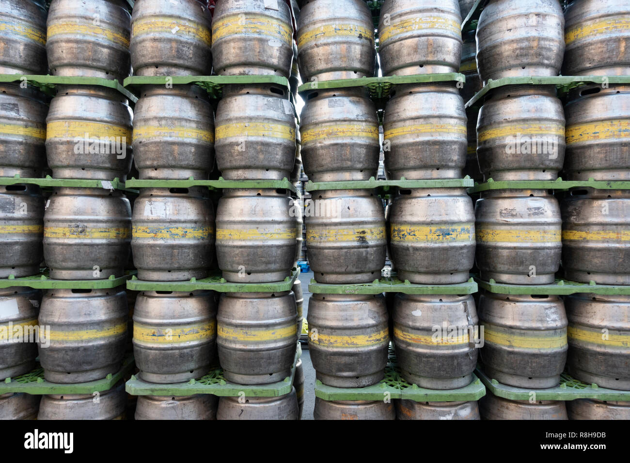 Brewery industry hi-res stock photography and images - Alamy