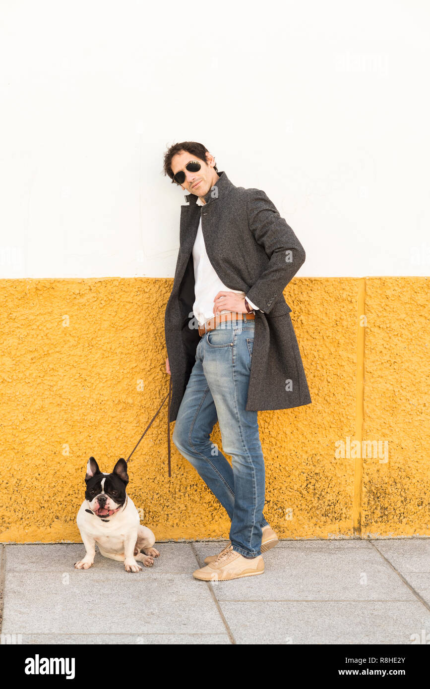 Man and his bulldog hi-res stock photography and images - Alamy