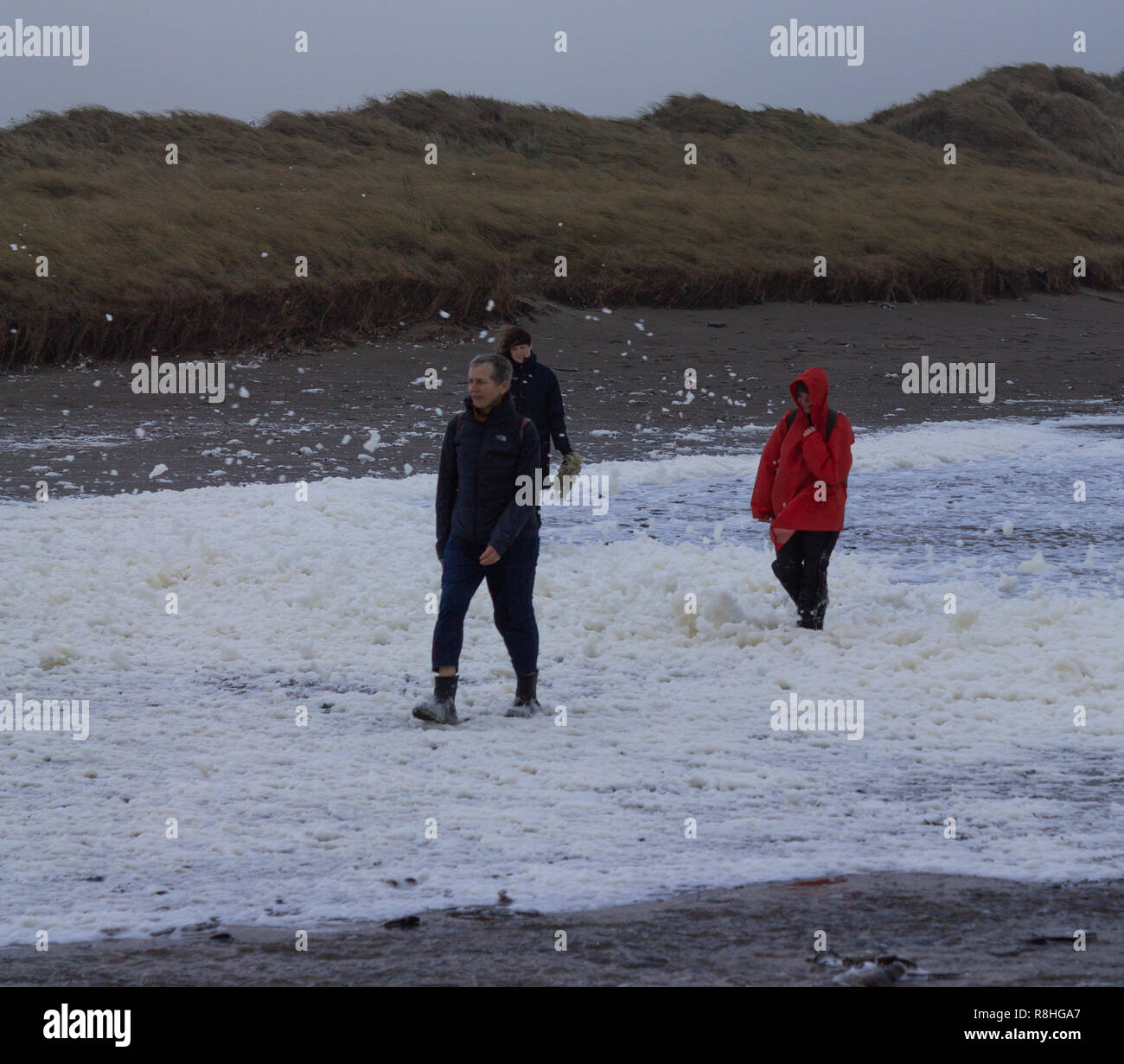 Red strand beach hi-res stock photography and images - Alamy