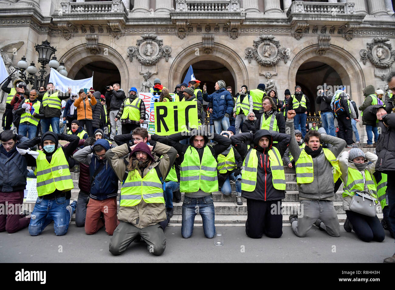 Paris, France. 15th Dec, 2018. "Yellow Vests" protesters gather at the ...