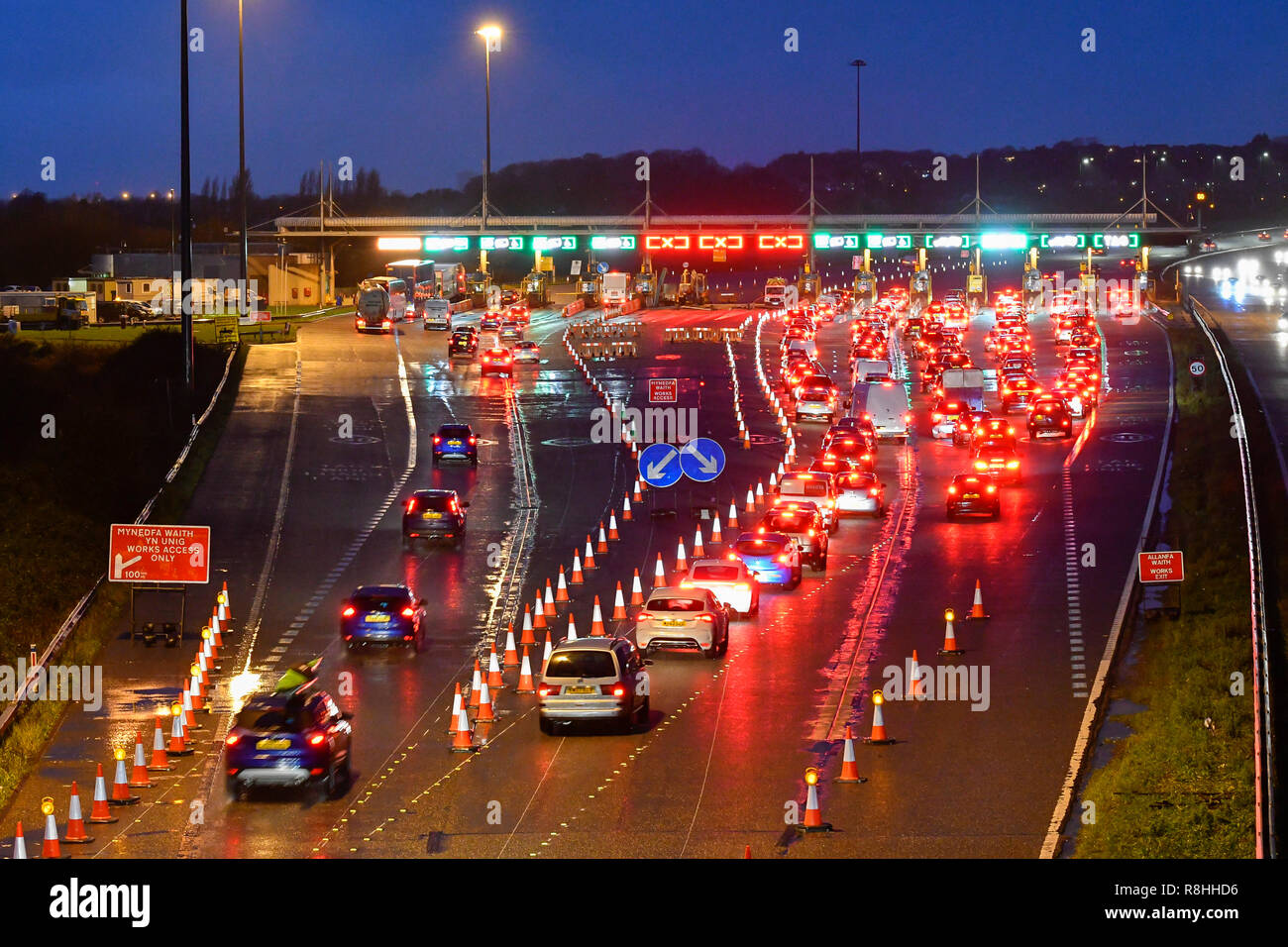 Work on the m4 hi-res stock photography and images - Alamy