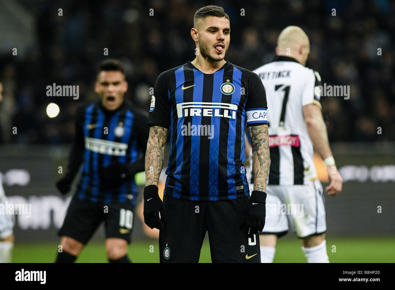 Dejected football player hi-res stock photography and images - Alamy