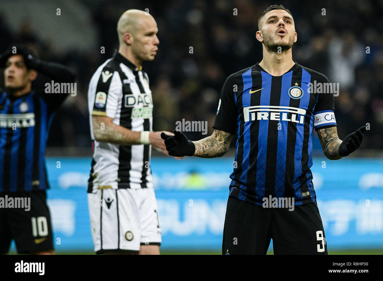Dejected football player hi-res stock photography and images - Alamy