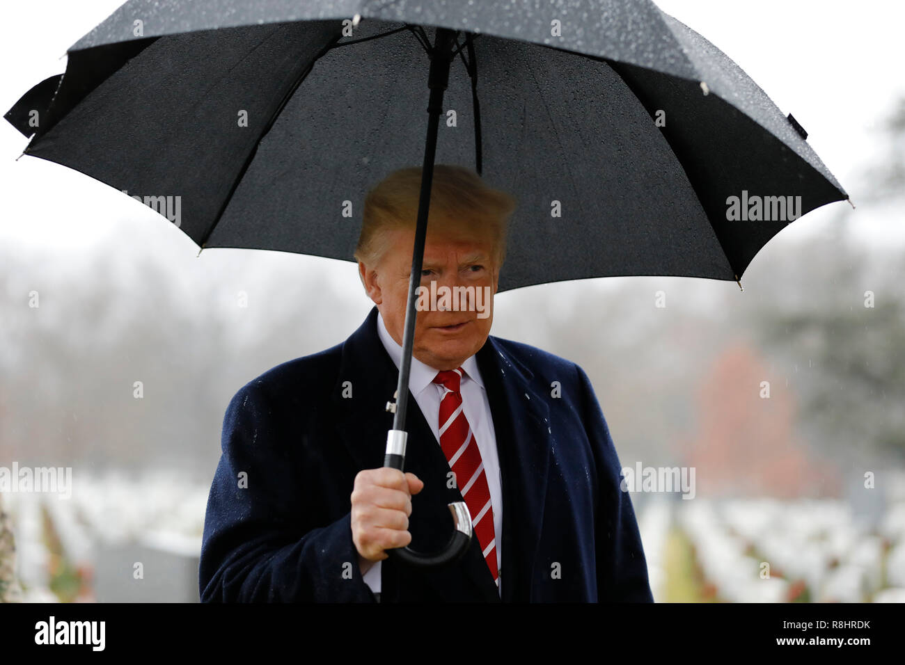 President trump at arlington national cemetery hi-res stock photography ...