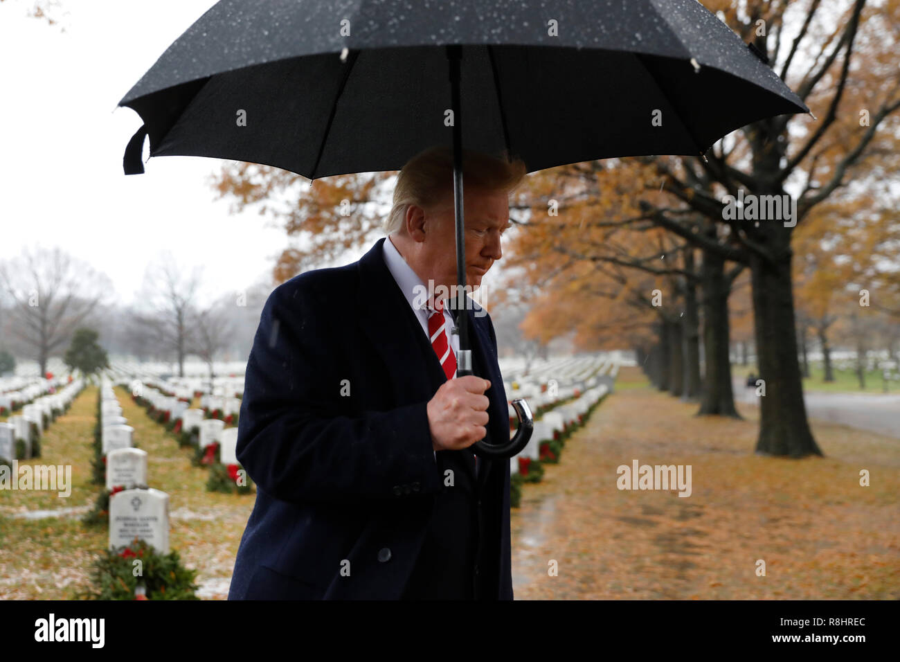 United States President Donald J. Trump visits Section 60 at Arlington ...