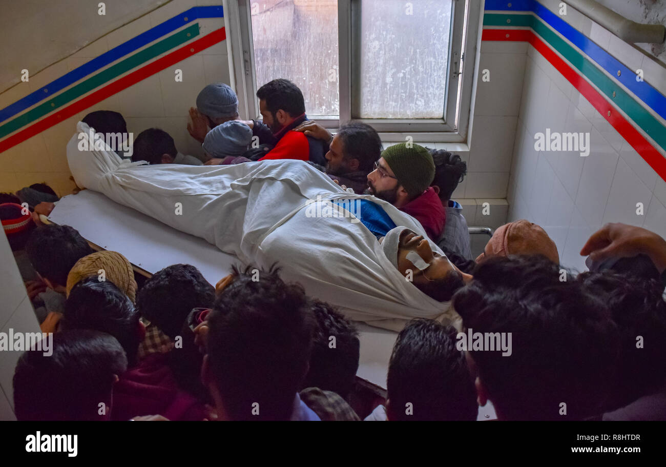 Dead body corpse hi-res stock photography and images - Alamy