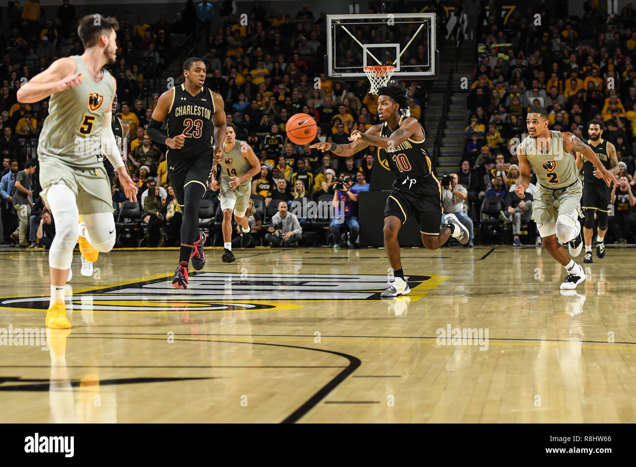 Richmond, VA, USA. 15th Dec, 2018. ZEP JASPER (10) passes the ...