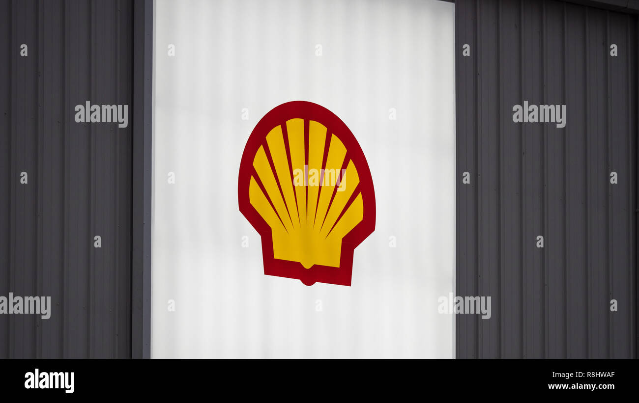 Shell logo sign hi-res stock photography and images - Alamy